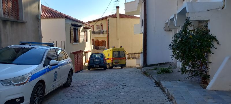Νεκρος 72χρονος άντρας στην οικια του - Εγκλωβισμένη η συζυγος του σε ...